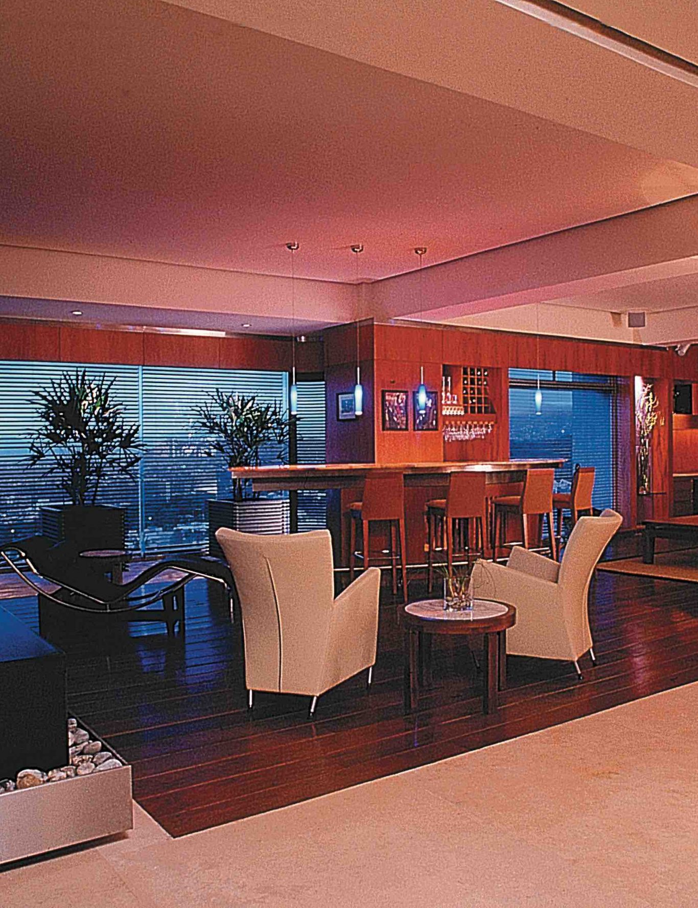 Restaurante Simple – Grupo Arquitectura